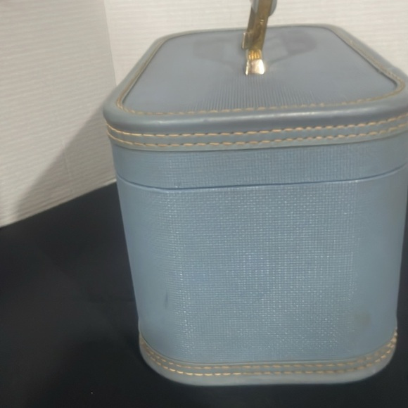 Lady Baltimore | Bags | Vintage Train Bag Light Blue Carry On Luggage ...